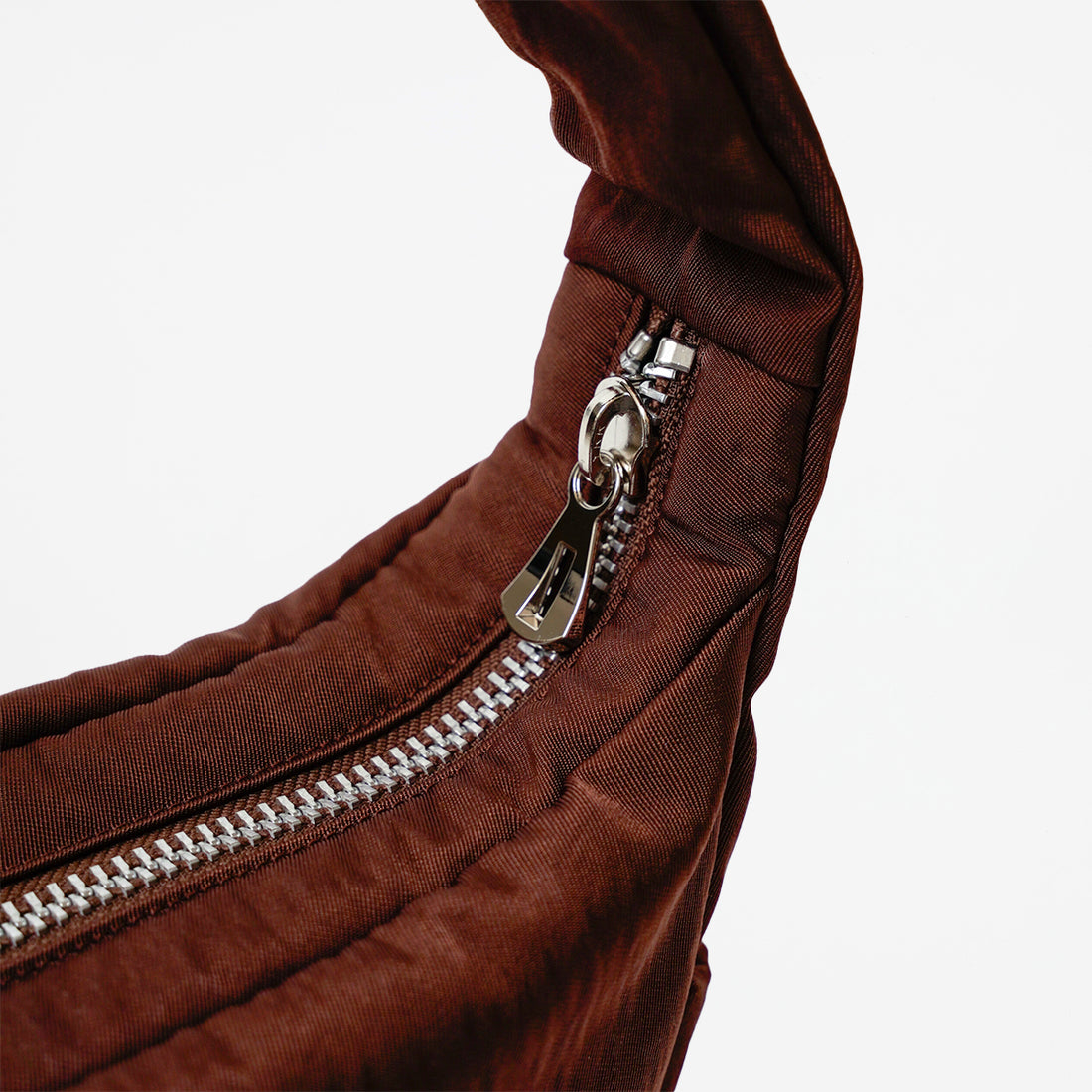 ANNIE PUFFER MINI MOON BAG / CERATO BRIGHT (アニーパファーミニムーンバッグ) - ITTI ...