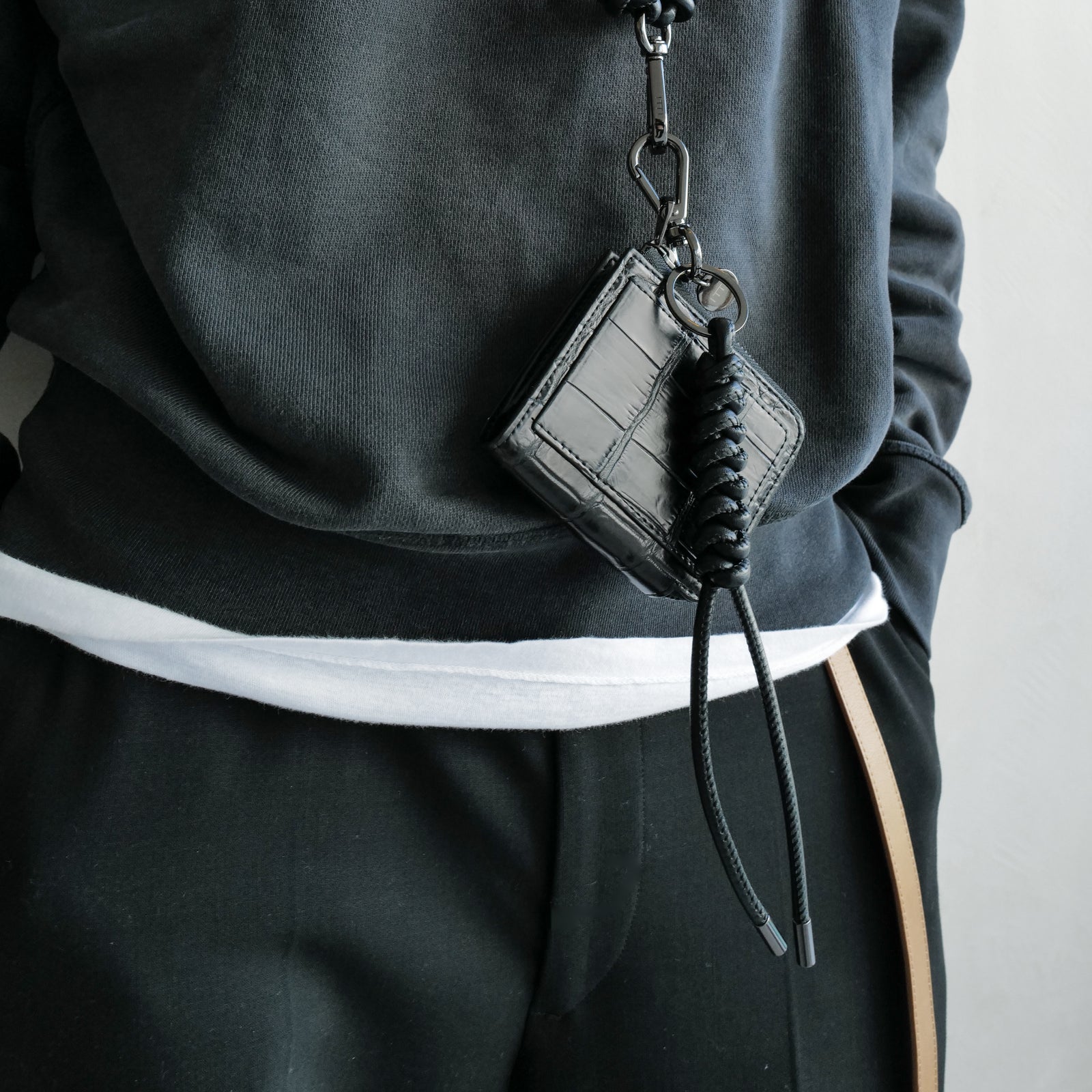 ITTI (イッチ) | CRISTY SNAKEKNOT CHARM BK / STCOW (クリスティスネークノットチャームブラックコレクション / ステッチカウレザーレザー) キーリング ...